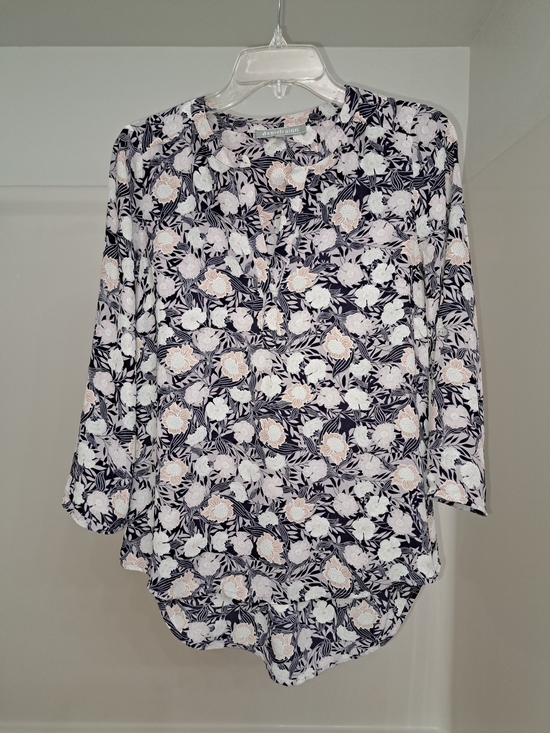 Daniel Rainn | Tops | Daniel Rainn Navy Floral Buttonfront Blouse With ...